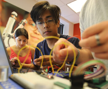 College of Engineering and Computer Science at Syracuse University ...